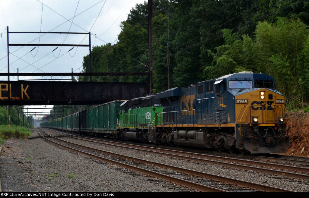 CSX ES44AH 771 leads Q703-10